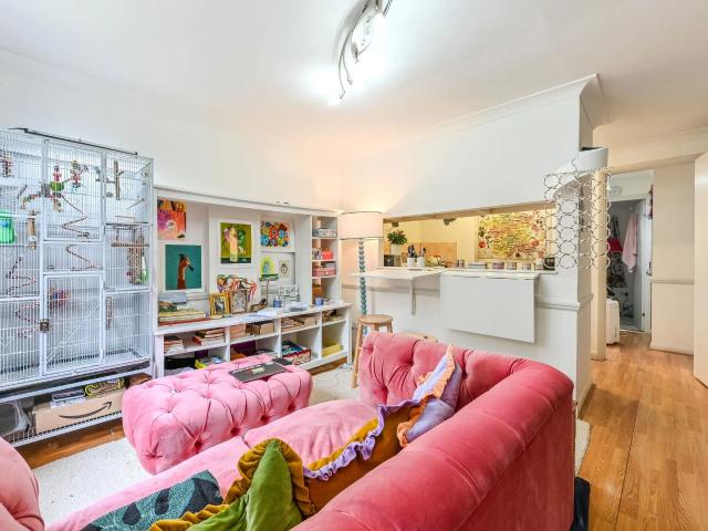 Apartment at Bunning Way, Greater London