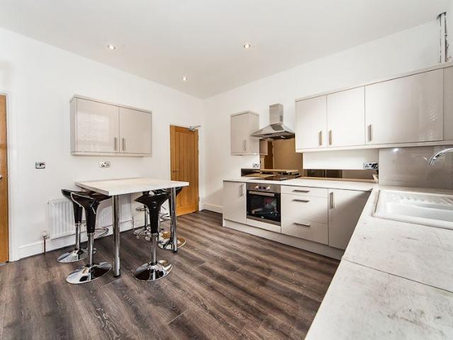 Apartment at Burchett Grove, Leeds