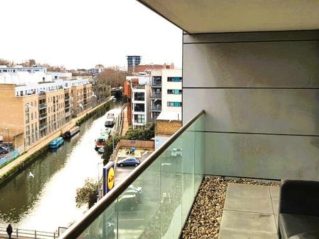 Apartment at Burdett Road, Greater London