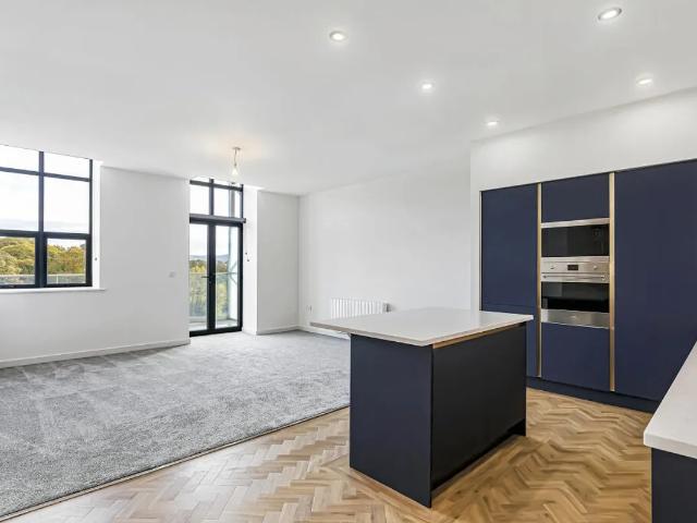 Apartment at Burley Bypass, Bradford