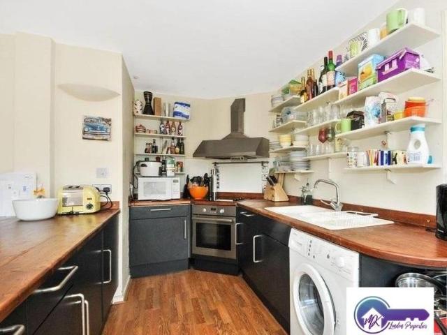 Apartment at Burlington Close, City of Westminster