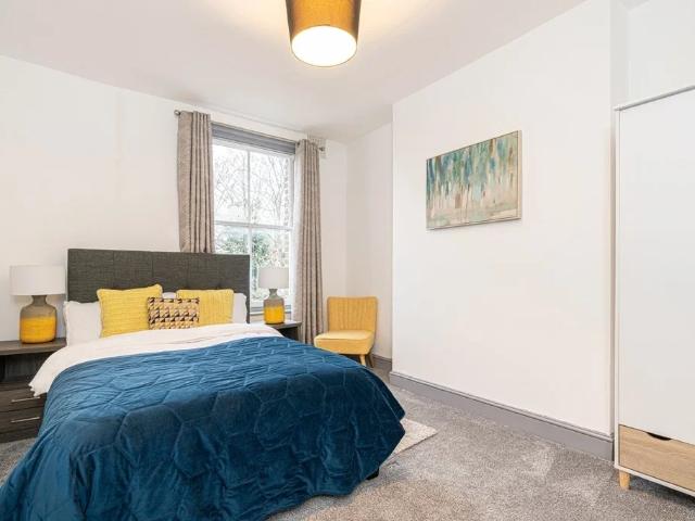 Apartment at Burns Road, Greater London