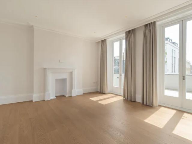 Apartment at Burnsall Street, Greater London