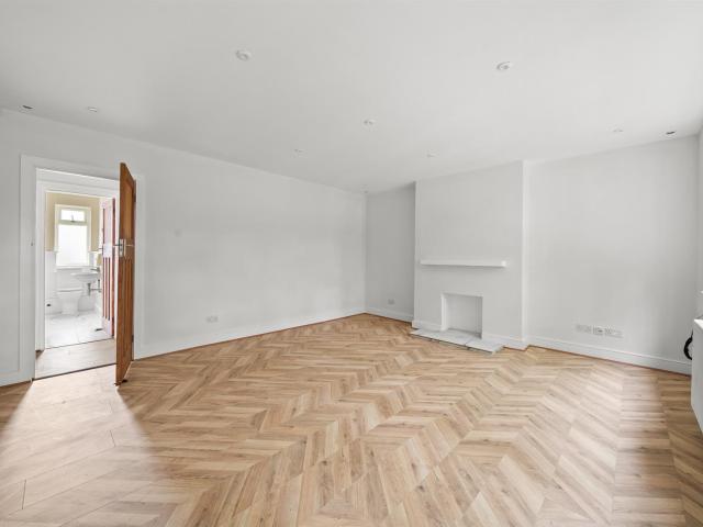 Apartment at Burnt Ash Lane, Greater London