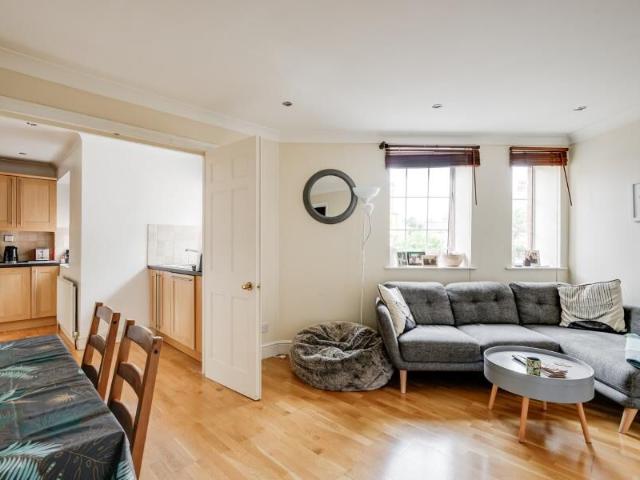 Apartment at Burrard Road, Greater London
