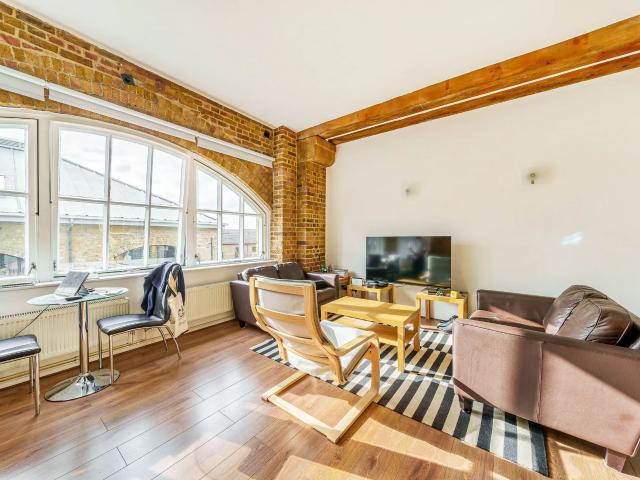 Apartment at Burrells Wharf Square, Greater London