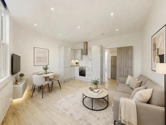Apartment at Bushey Grove Road, Hertsmere