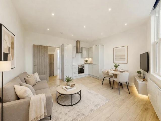 Apartment at Bushey Grove Road, Hertsmere