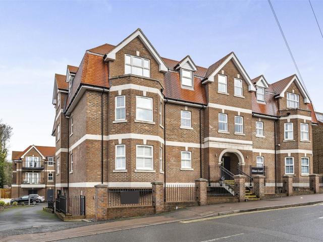 Apartment at Bushey Hall Road, Hertsmere