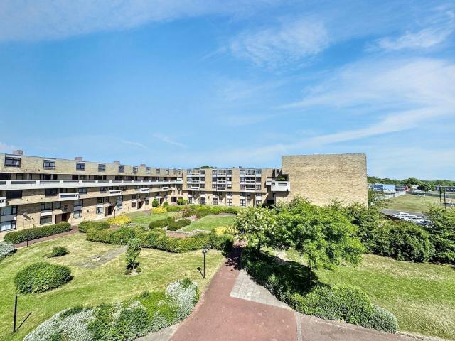 Apartment at Byland Court, Washington