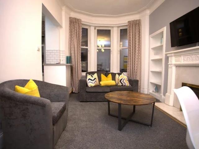 Apartment at Byres Road, Glasgow