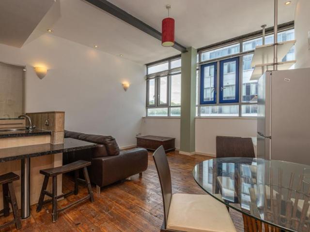 Apartment at Byron Street, Leeds