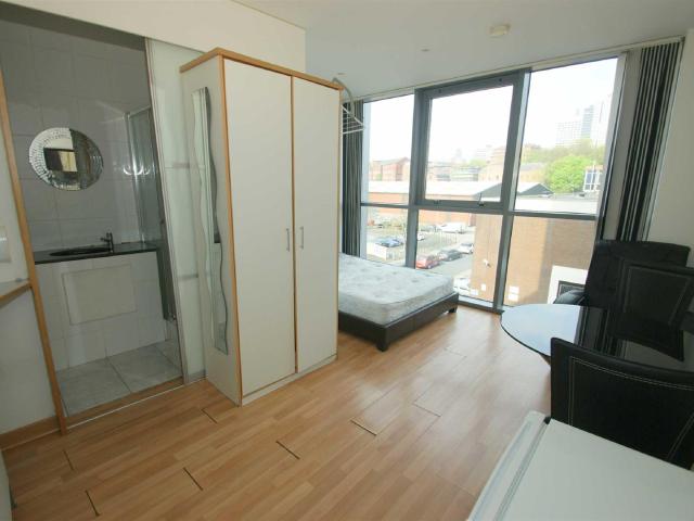 Apartment at Byron Street, Leeds