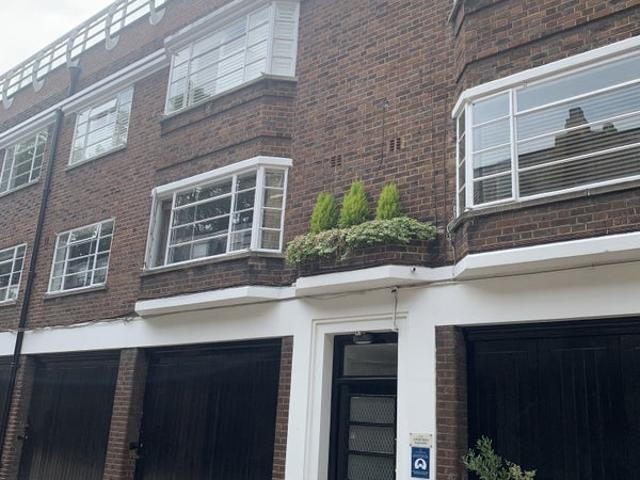 Apartment at Gower Mews, Greater London