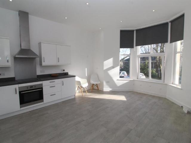 Apartment at Gold Tops, Newport