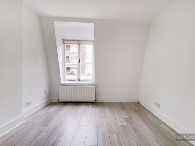 Apartment at Goldhurst Terrace, Greater London