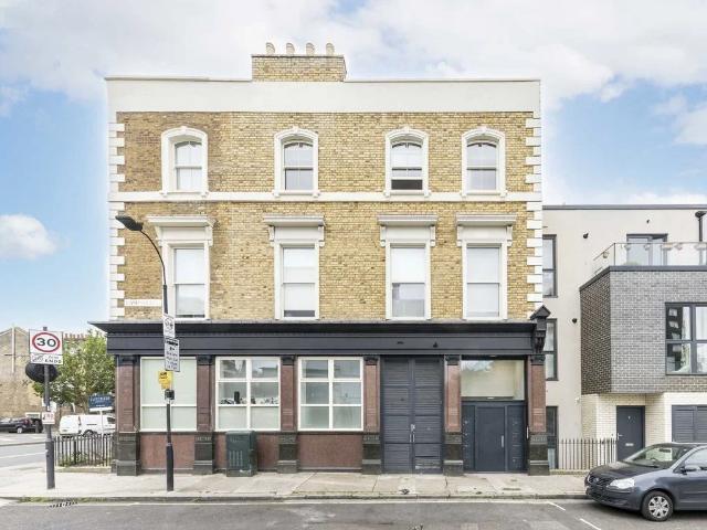 Apartment at Goldhawk Road, Greater London