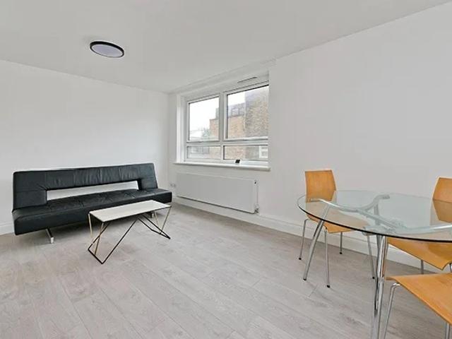 Apartment at Goldhawk Road, Greater London
