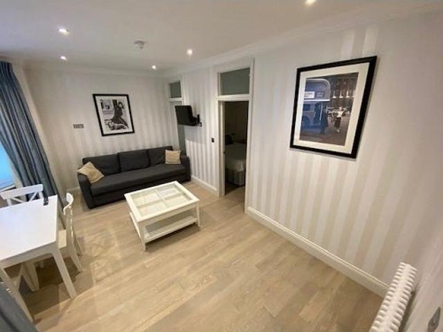 Apartment at Goldhawk Road, London
