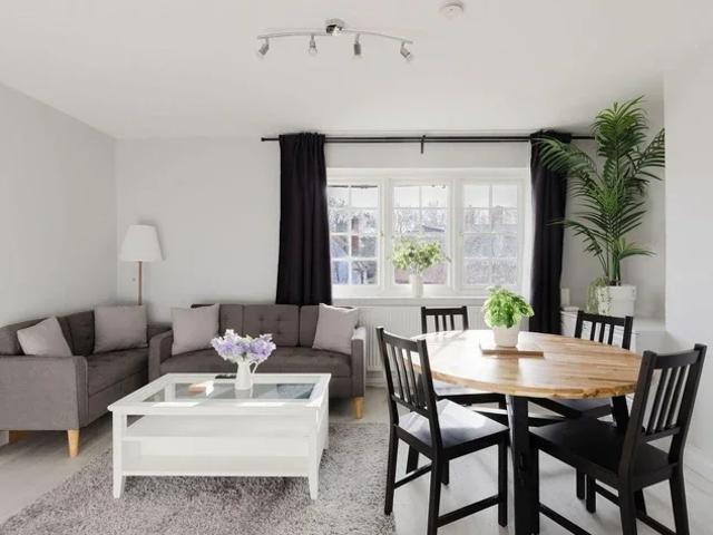 Apartment at Goldsmith Lane, Greater London