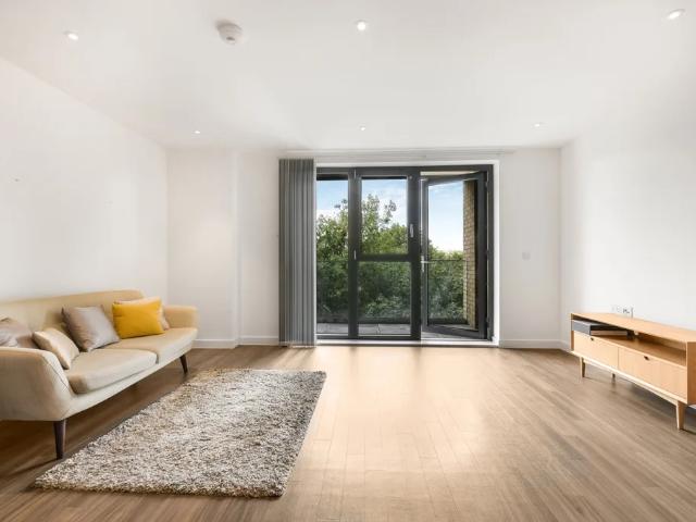 Apartment at Goldsmiths' Row, Greater London