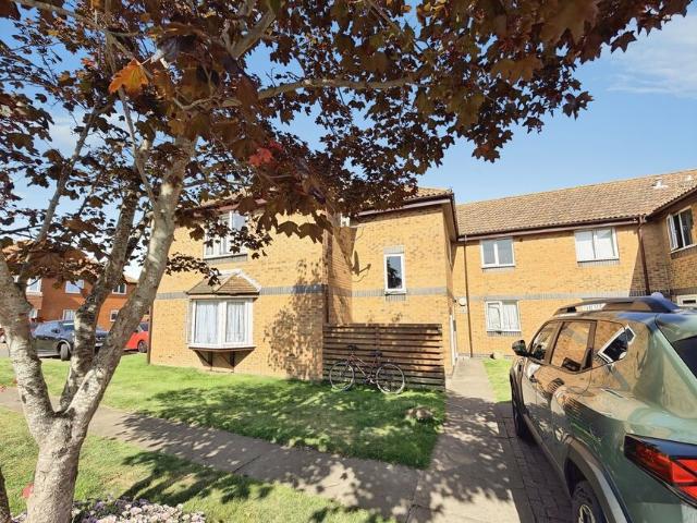 Apartment at Golf Road, Deal