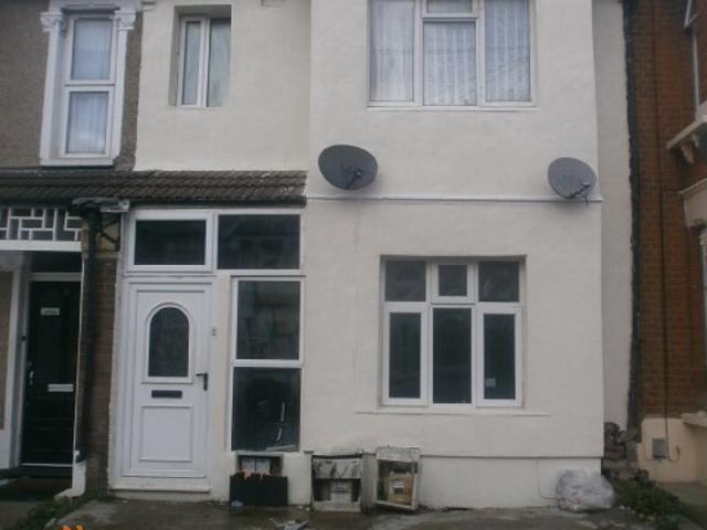 apartment at Goodmayes Avenue, England