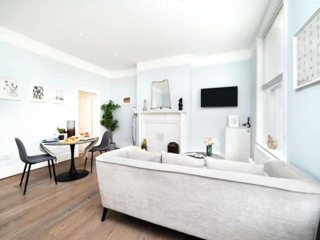 Apartment at Goodge Street, Greater London