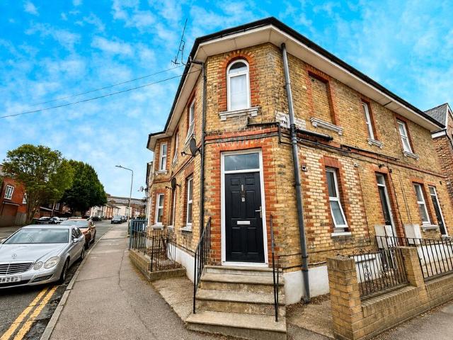 Apartment at Goods Station Road, Tunbridge Wells