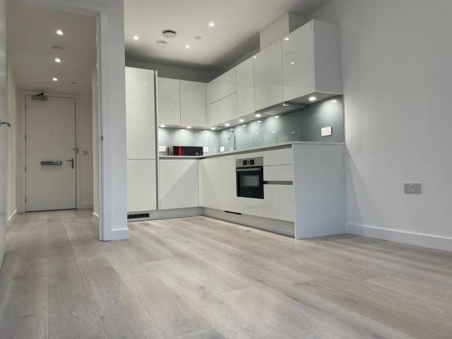 Apartment at Goodwin Street, Greater London