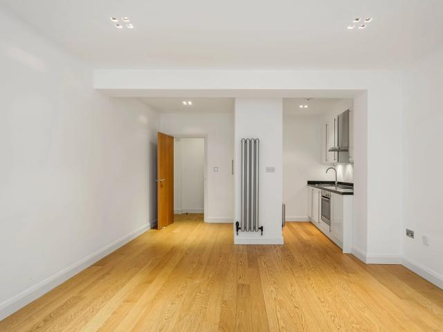 Apartment at Goodwin's Court, City of Westminster
