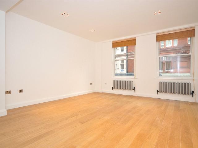 Apartment at Goodwin's Court, City of Westminster