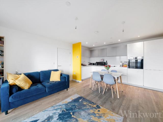 Apartment at Goodwood Road, Greater London