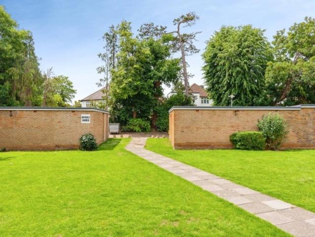 Apartment at Gordon Avenue, London