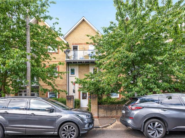 Apartment at Gordon Road, Greater London