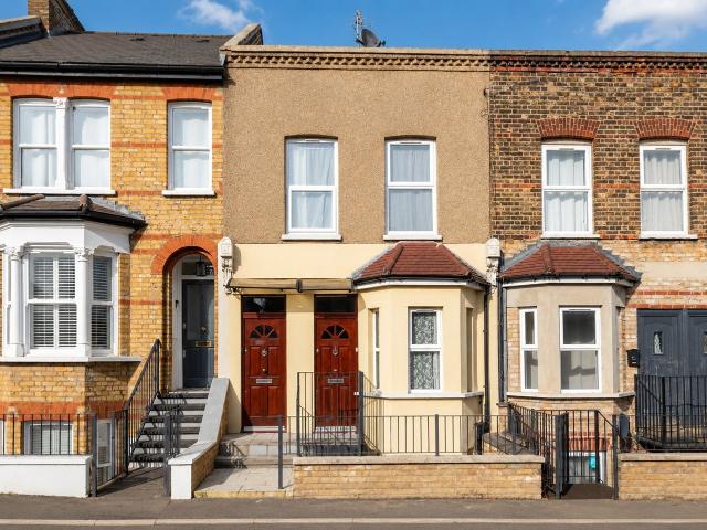 Apartment at Gordon Road, Greater London
