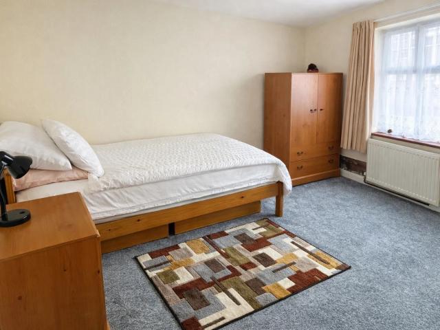 Room at Gordon Road, Strood