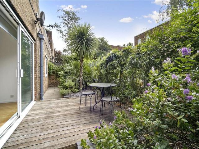 Apartment at Gore Road, Greater London
