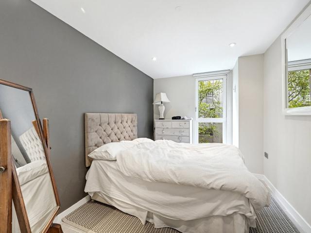 Apartment at Gatliff Road, City of Westminster