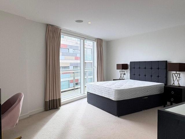 Apartment at Gatliff Road, City of Westminster