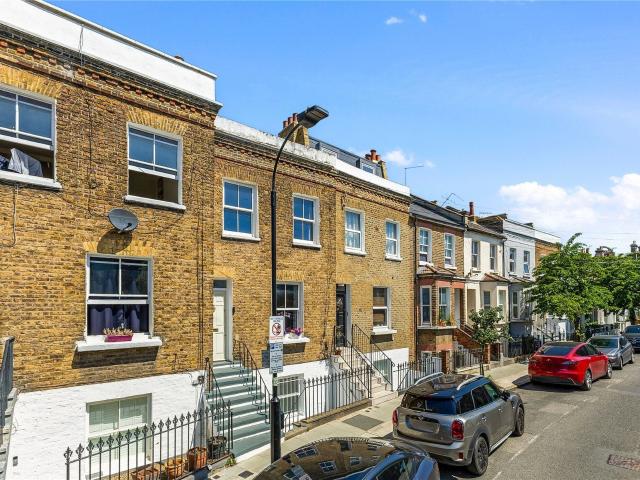 Apartment at Gayford Road, Greater London