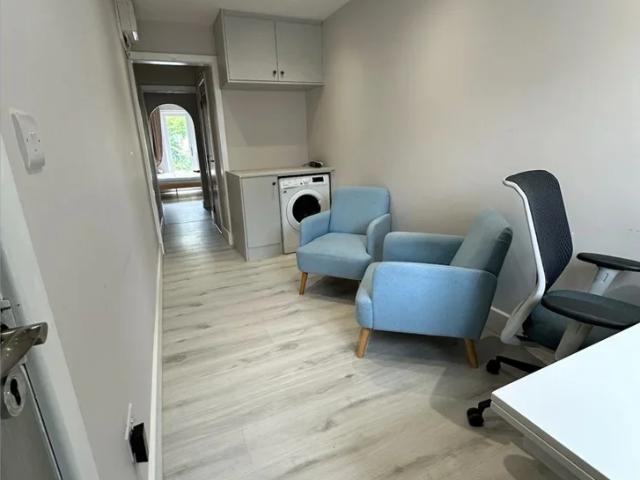 Apartment at Gaynes Hill Road, Greater London