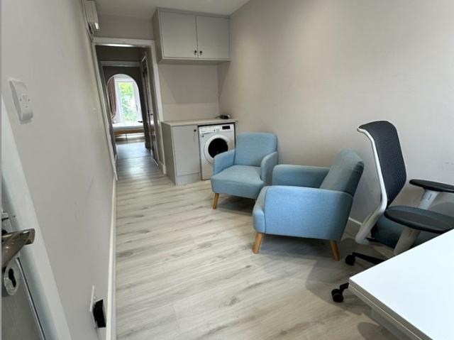 Apartment at Gaynes Hill Road, Greater London