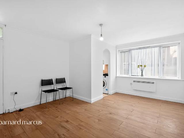 Apartment at Gainsborough Road, Greater London