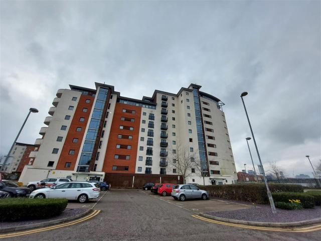Apartment at Galleon Way, Cardiff