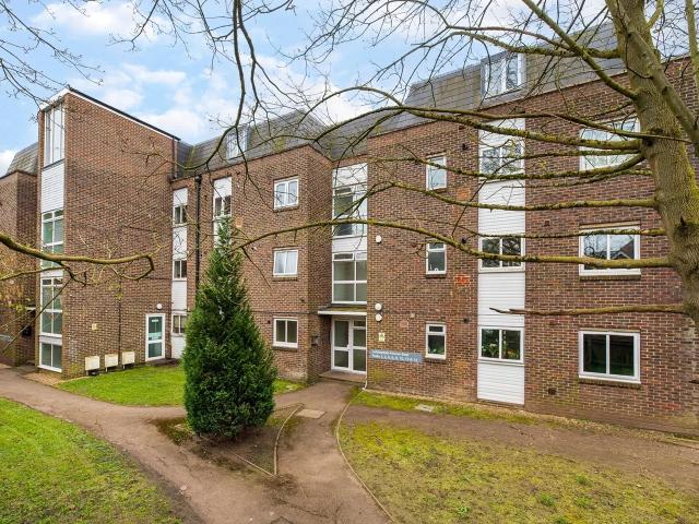 Apartment at Galsworthy Road, Greater London