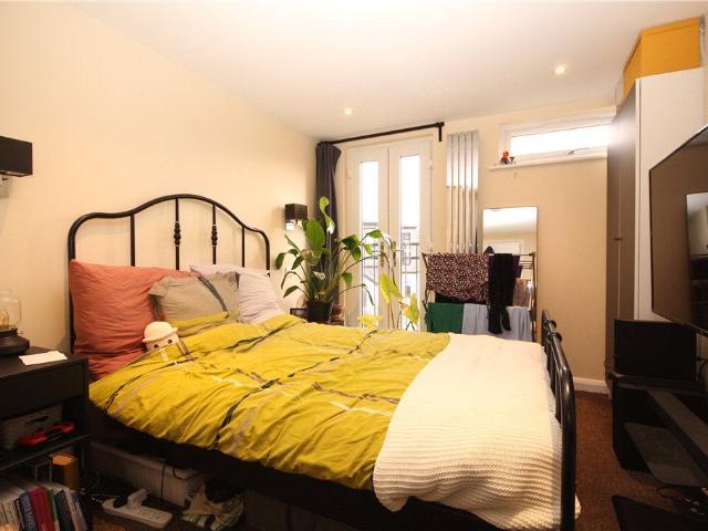 Apartment at Gardner Road, Guildford