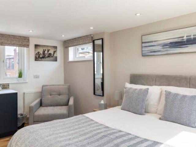 Apartment at Garden City, Greater London