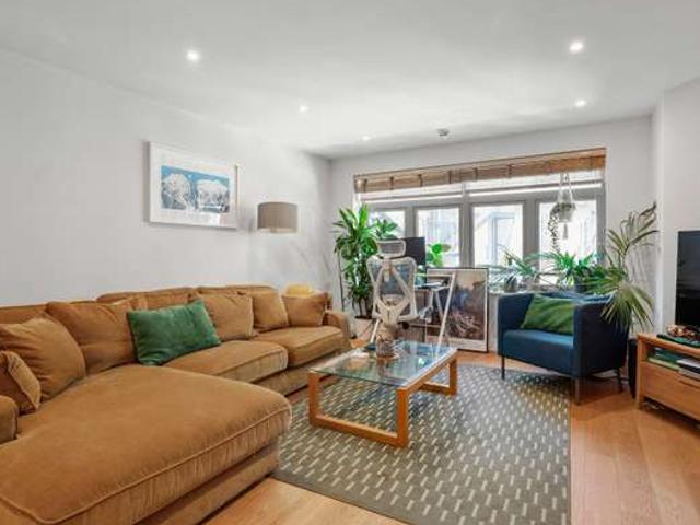 Apartment at Garden Walk, Greater London