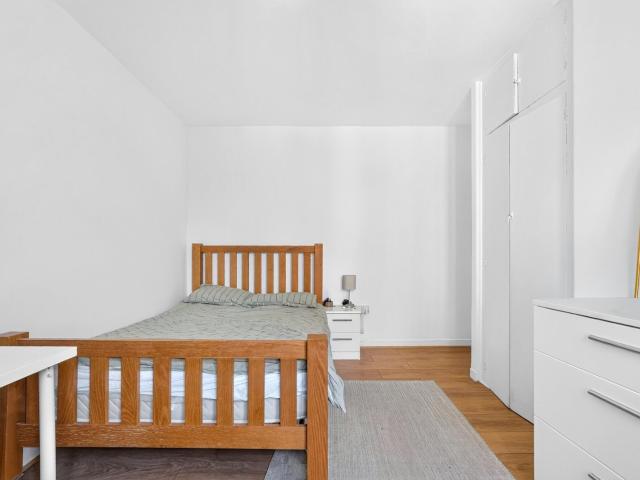 Apartment at Garnet Street, Greater London